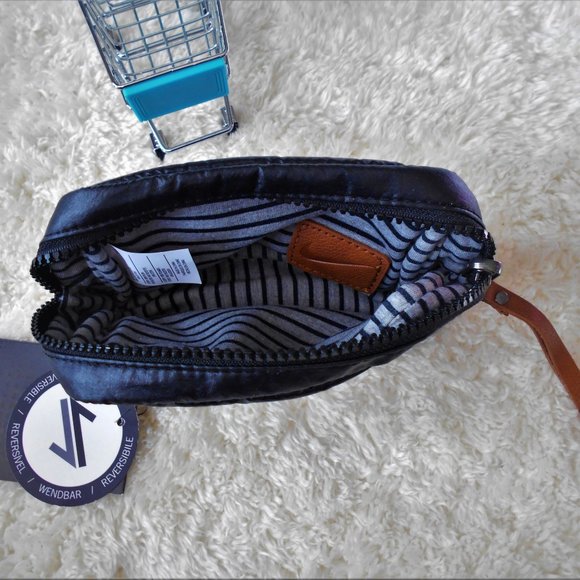 Nike | Bags | Nike Studio Reversible Wristlet Black Xs | Poshmark